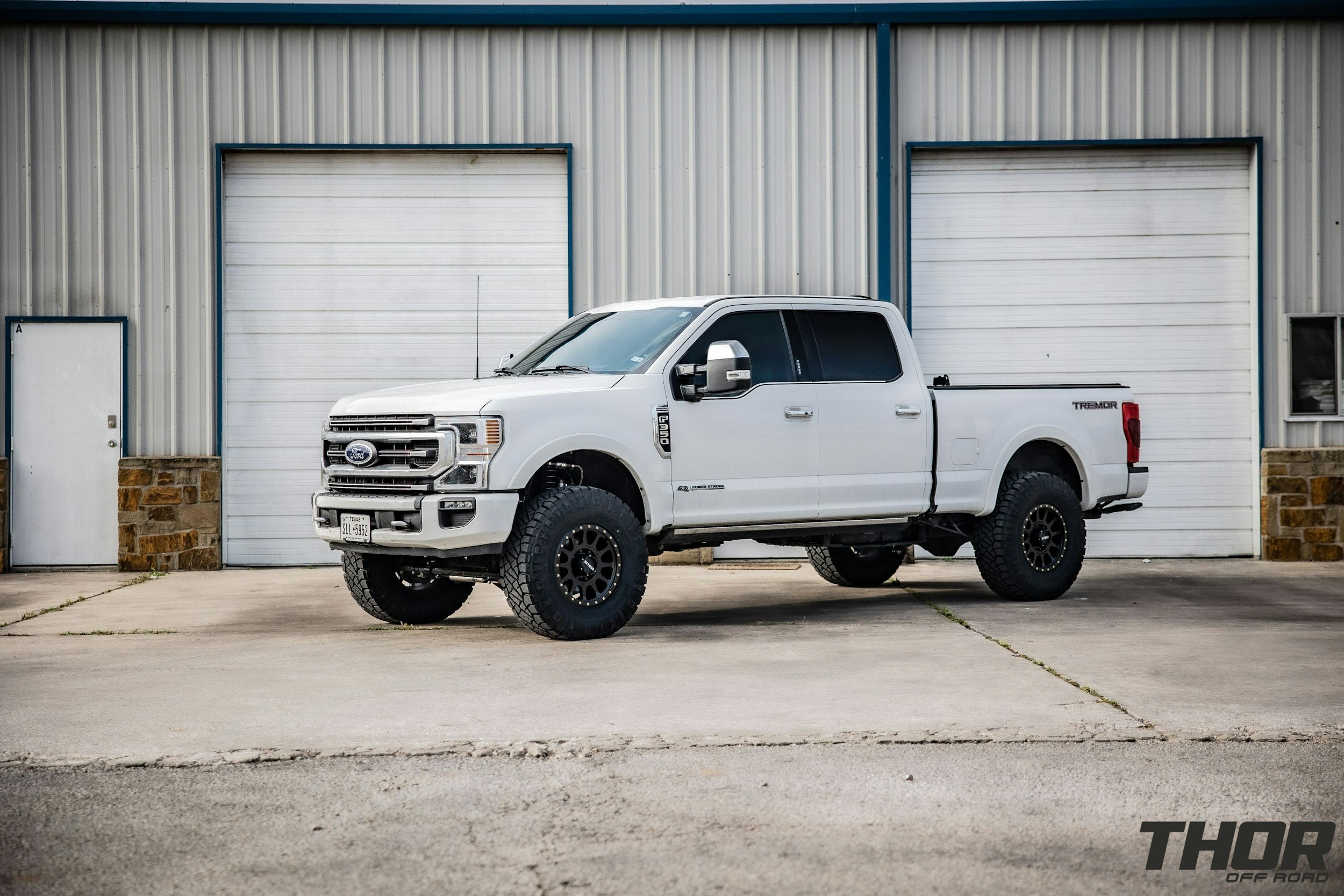 Custom 2022 Ford F-350 Super Duty Platinum Built by THOR Off-Road ...